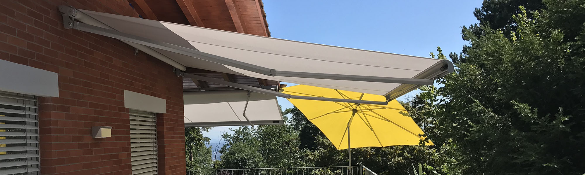 Store vertical T-LINE, alternative aux structures d'ombrage